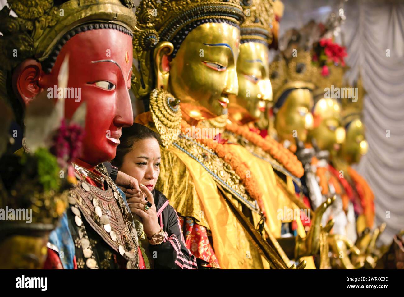 Large idols hi-res stock photography and images - Alamy