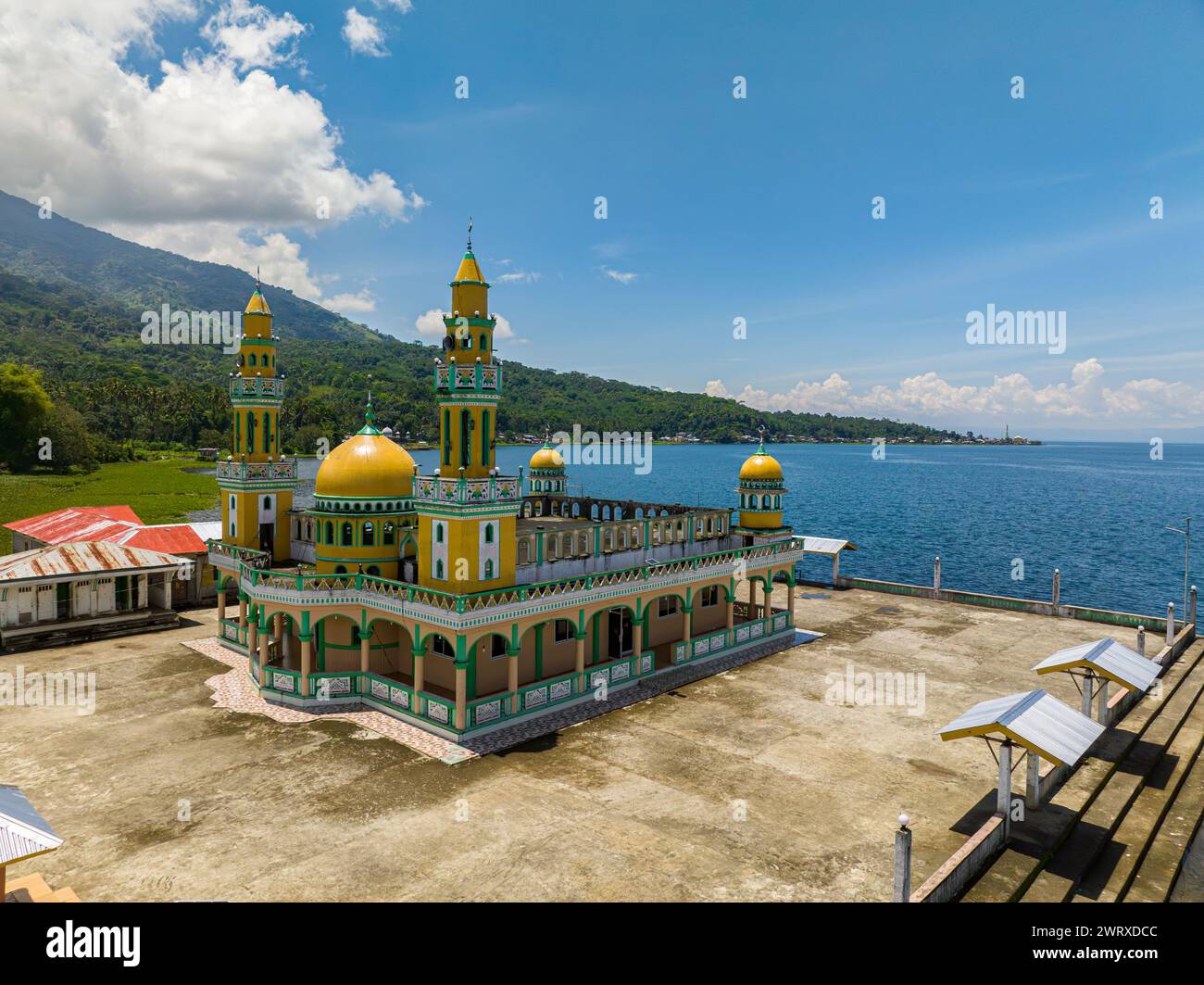 Beautiful Linuk Masjid with Lake Lanao on background. Lanao del Sur ...