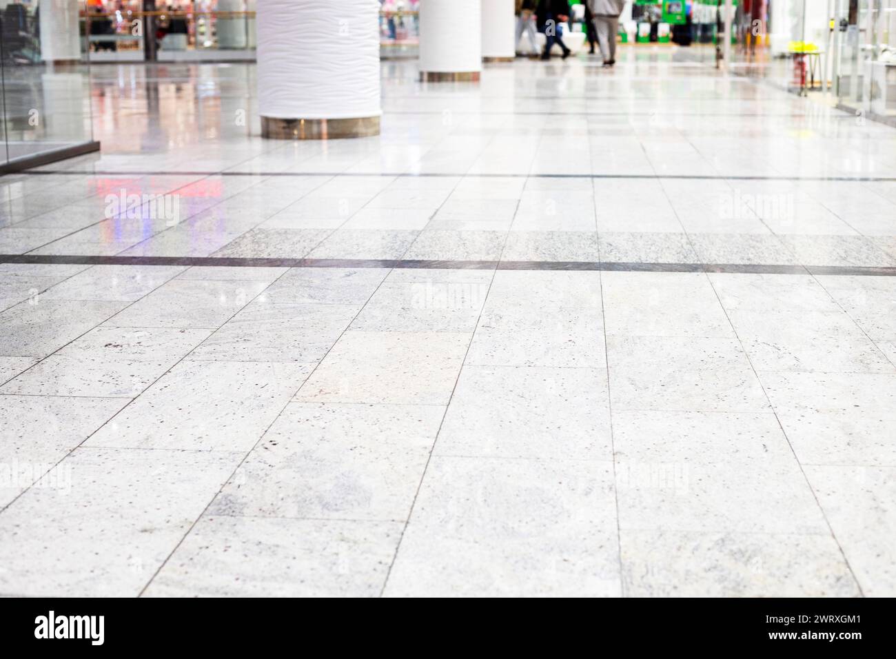 Sophisticated shopping center hi-res stock photography and images - Alamy