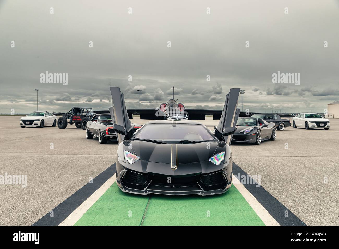 Crew dragon illustration hi-res stock photography and images - Alamy