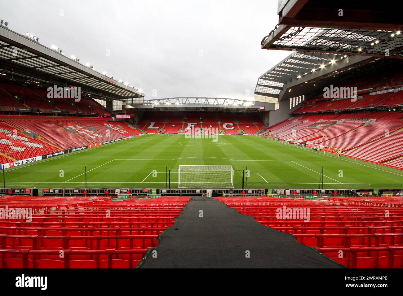 Kop stand anfield general view hi-res stock photography and images - Alamy