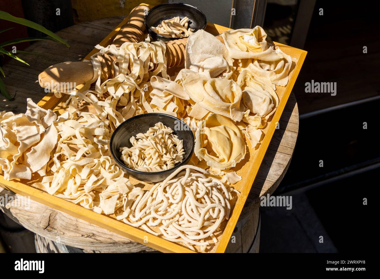 Various dried pasta shapes hi-res stock photography and images - Alamy