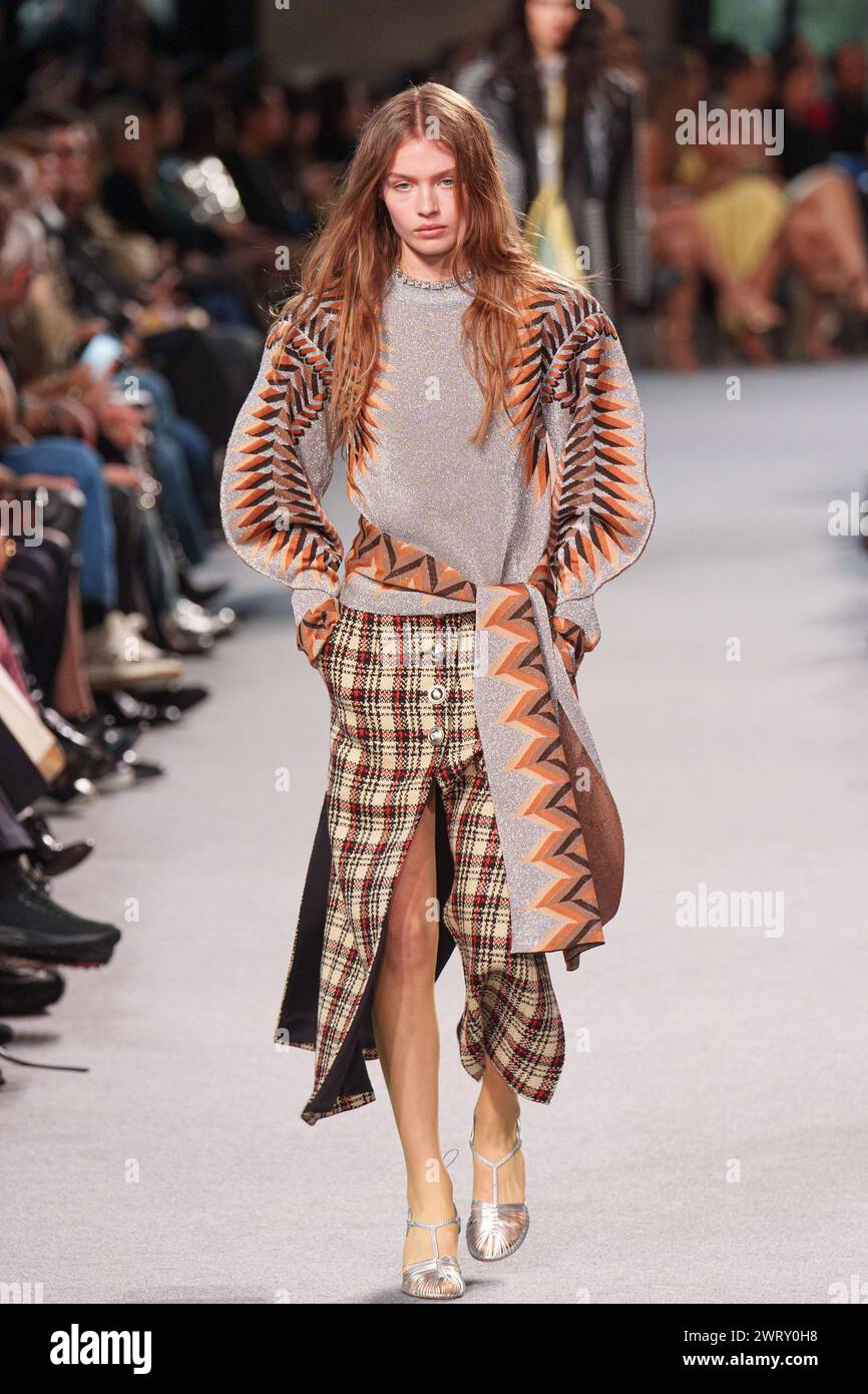 Paco Rabanne Paris Autumn-Winter 2024 Paco Rabanne Fall Winter 2024-25 ...