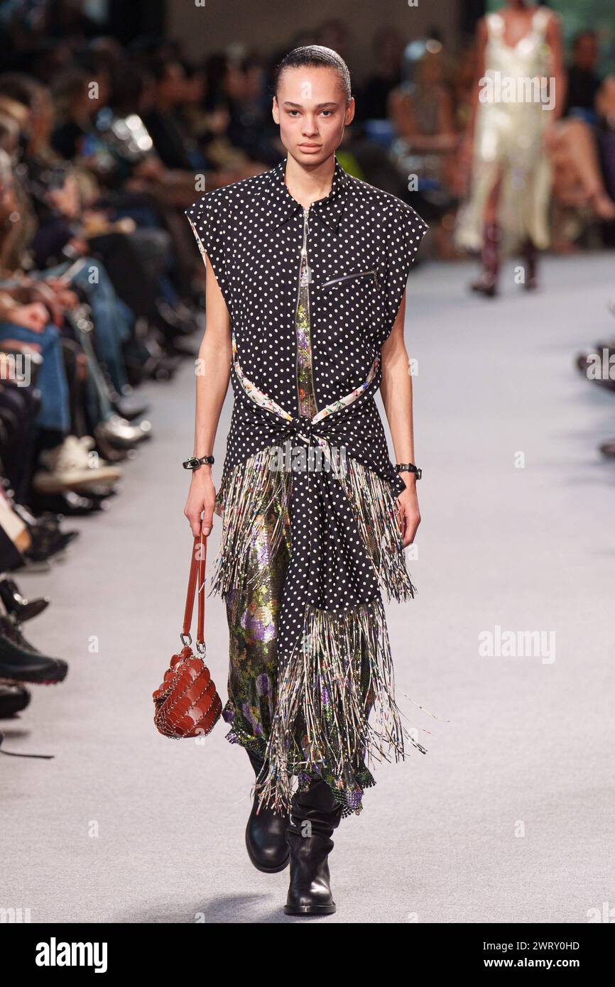 Paco Rabanne Paris Autumn-Winter 2024 Paco Rabanne Fall Winter 2024-25 ...