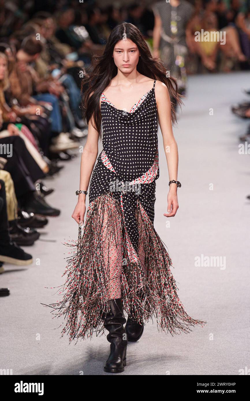 Paco Rabanne Paris Autumn-Winter 2024 Paco Rabanne Fall Winter 2024-25 ...