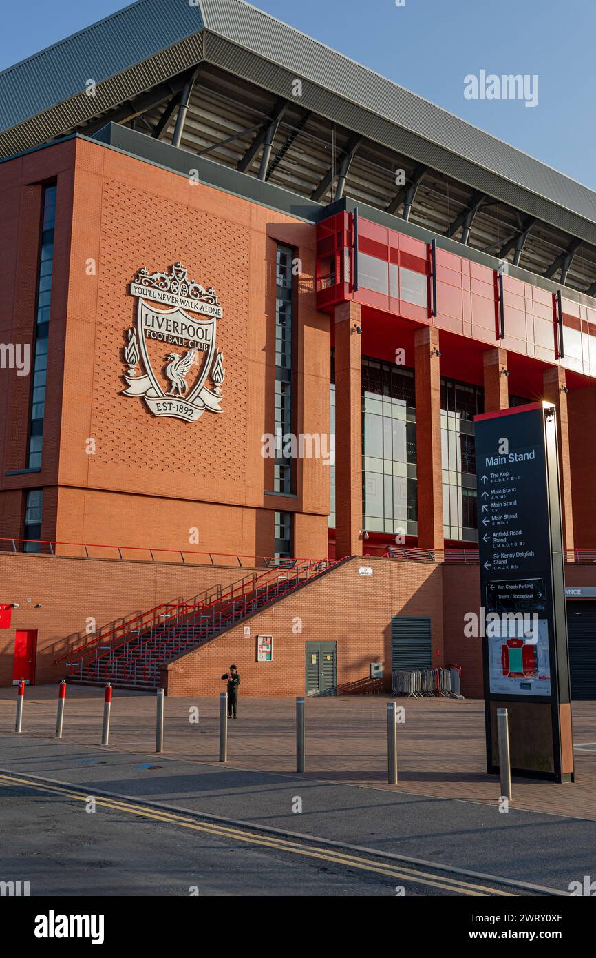 Liverpool stadium cityscape hi-res stock photography and images - Alamy