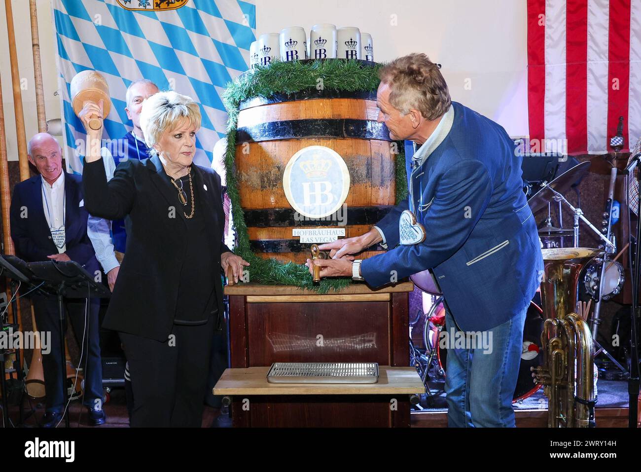 Fassanstich, Buergermeisterin von Las Vegas Carolyn Goodman, President ...