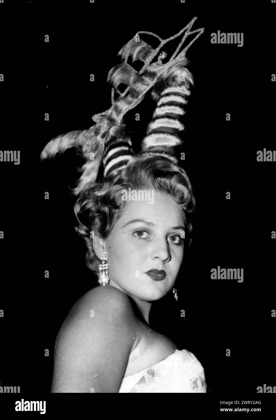 1955 paris hi-res stock photography and images - Alamy