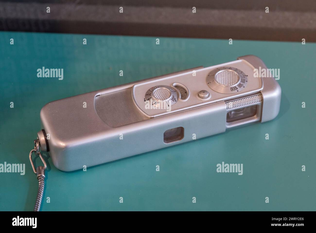 Camera 1950s hi-res stock photography and images - Alamy