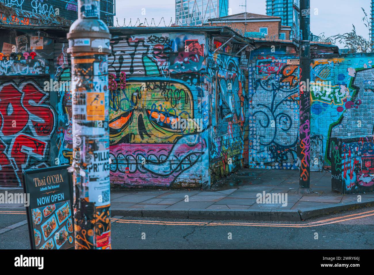 Brick Lane Graffiti Stock Photo - Alamy