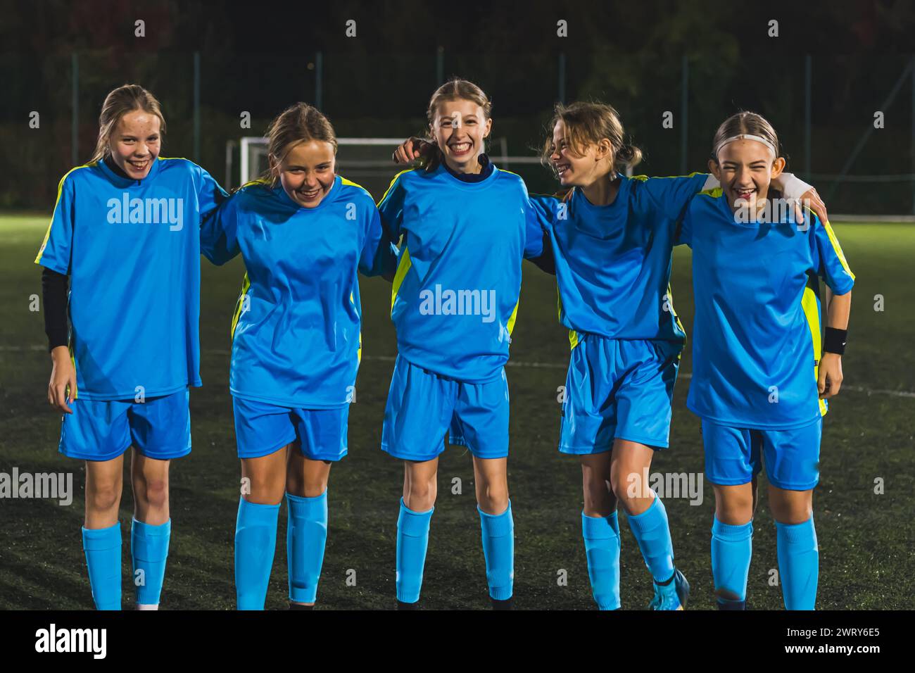 Members of female high school team hi-res stock photography and images ...