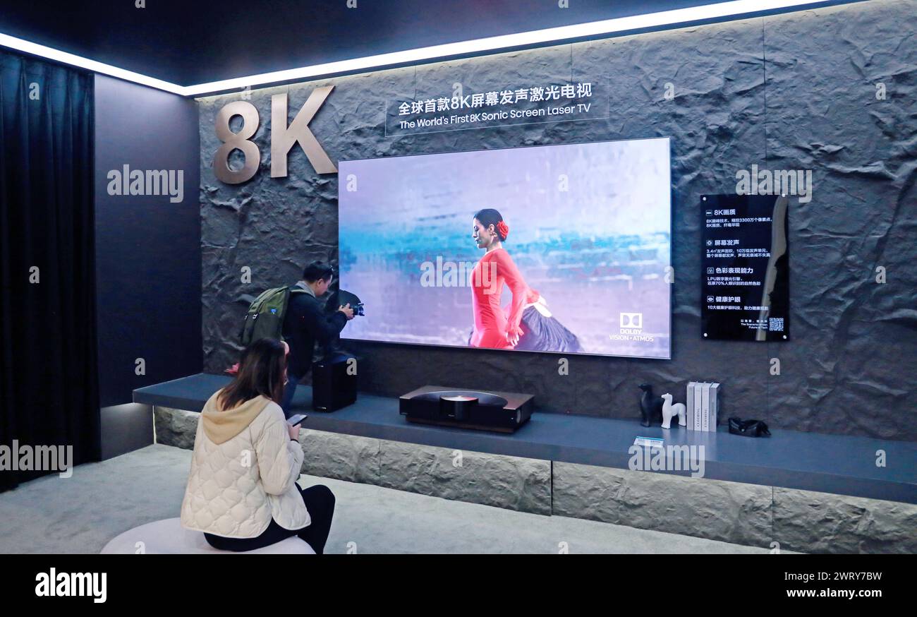 Shanghai, China. 15th Mar, 2024. SHANGHAI, CHINA - MARCH 14, 2024 - Visitors experience Hisense ...