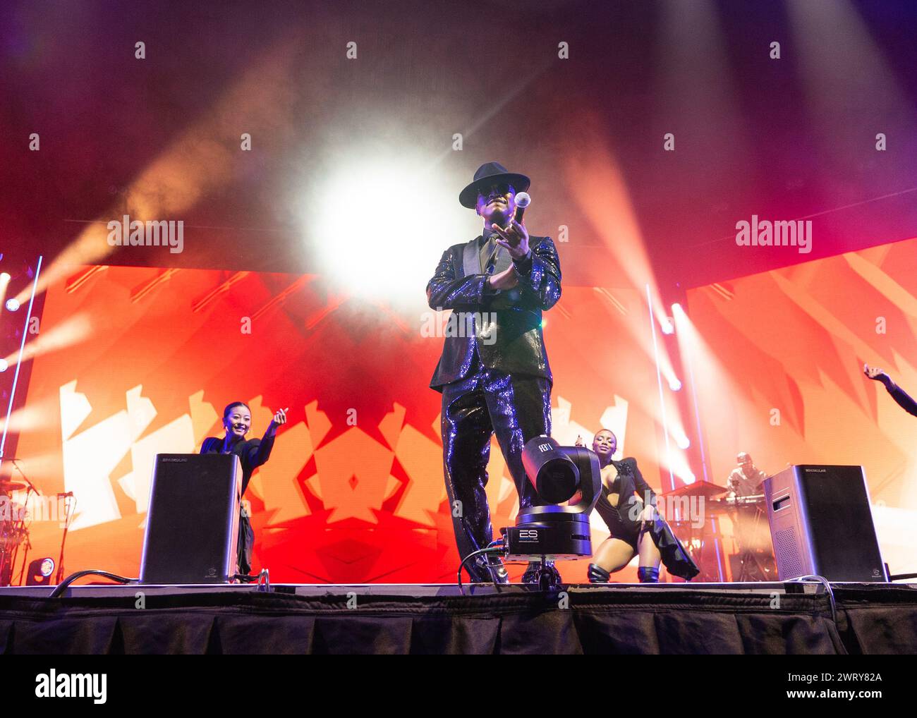 Champagne and roses tour hi-res stock photography and images - Alamy