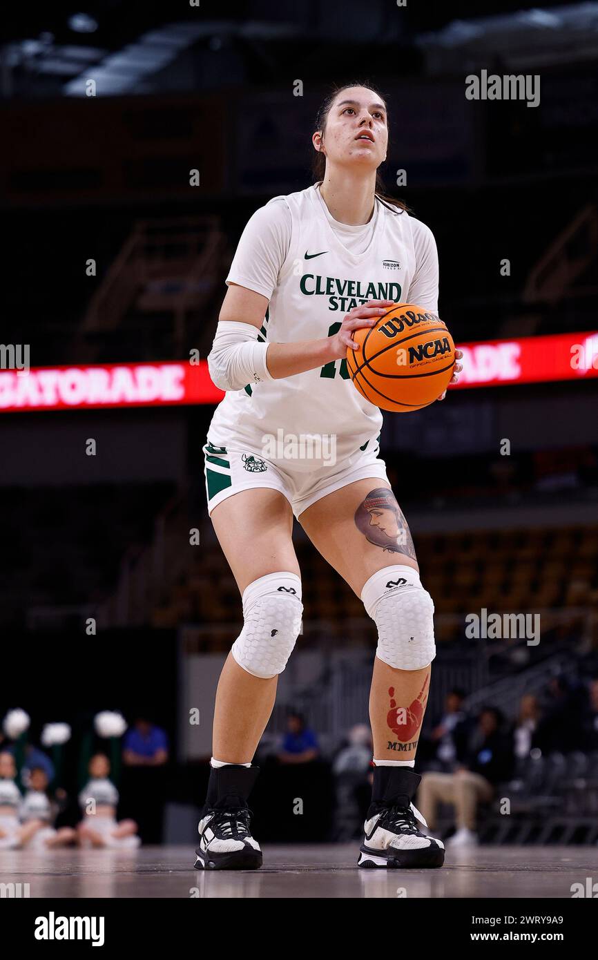 INDIANAPOLIS, IN - MARCH 11: Cleveland State Vikings forward Jordana ...