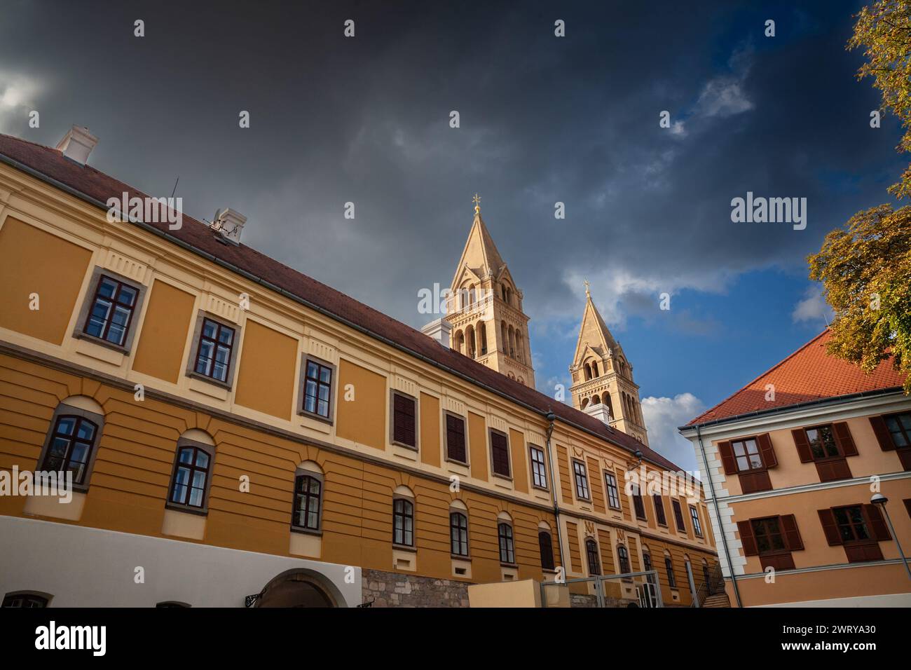 Puspoki leveltar hi-res stock photography and images - Alamy