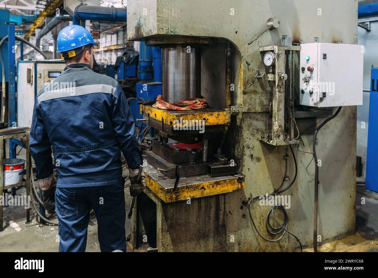 Hydraulic forging press hi-res stock photography and images - Alamy