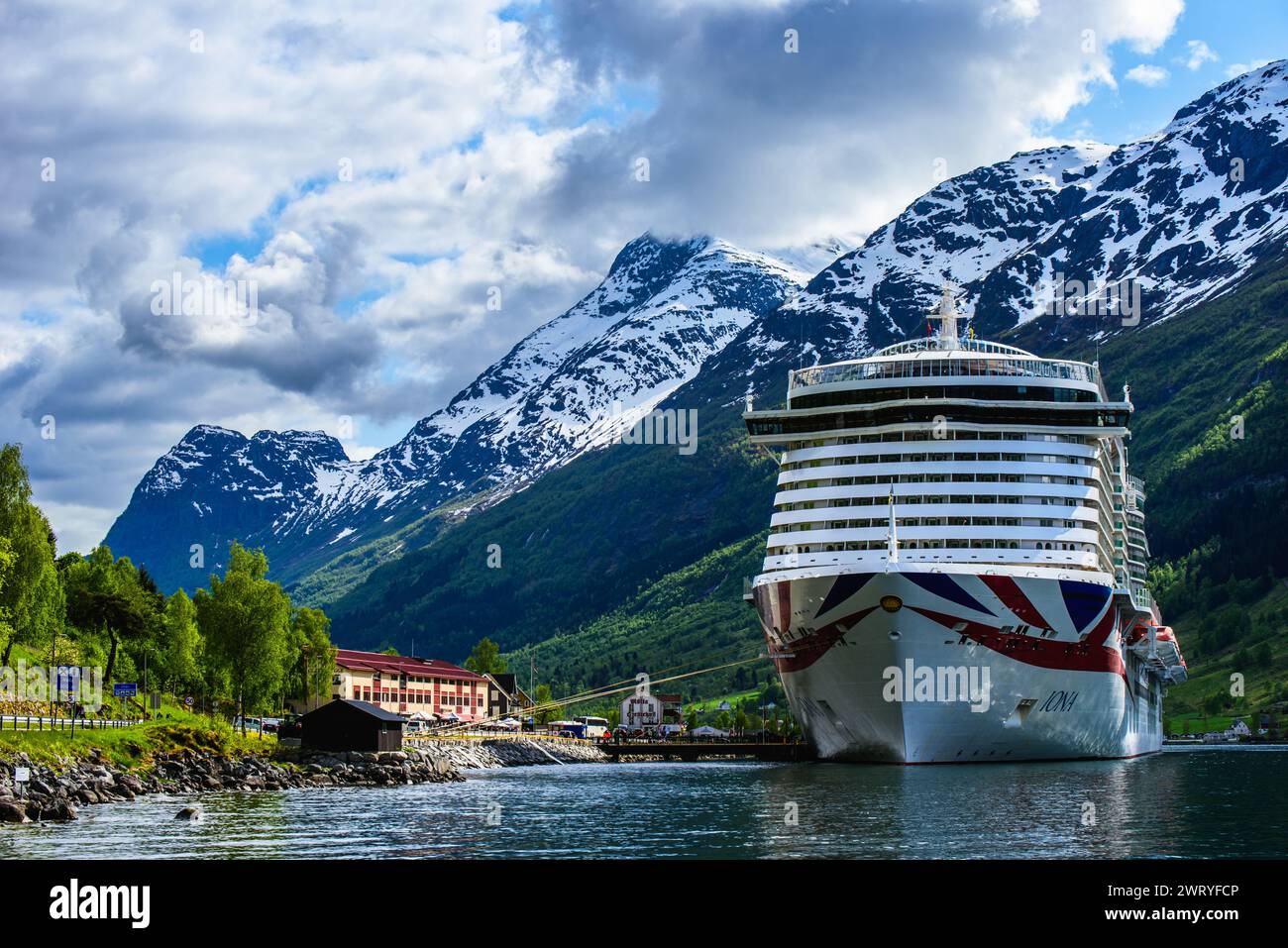 IONA P&O CRUISE in Olden, Innvikfjorden, Norway Stock Photo - Alamy