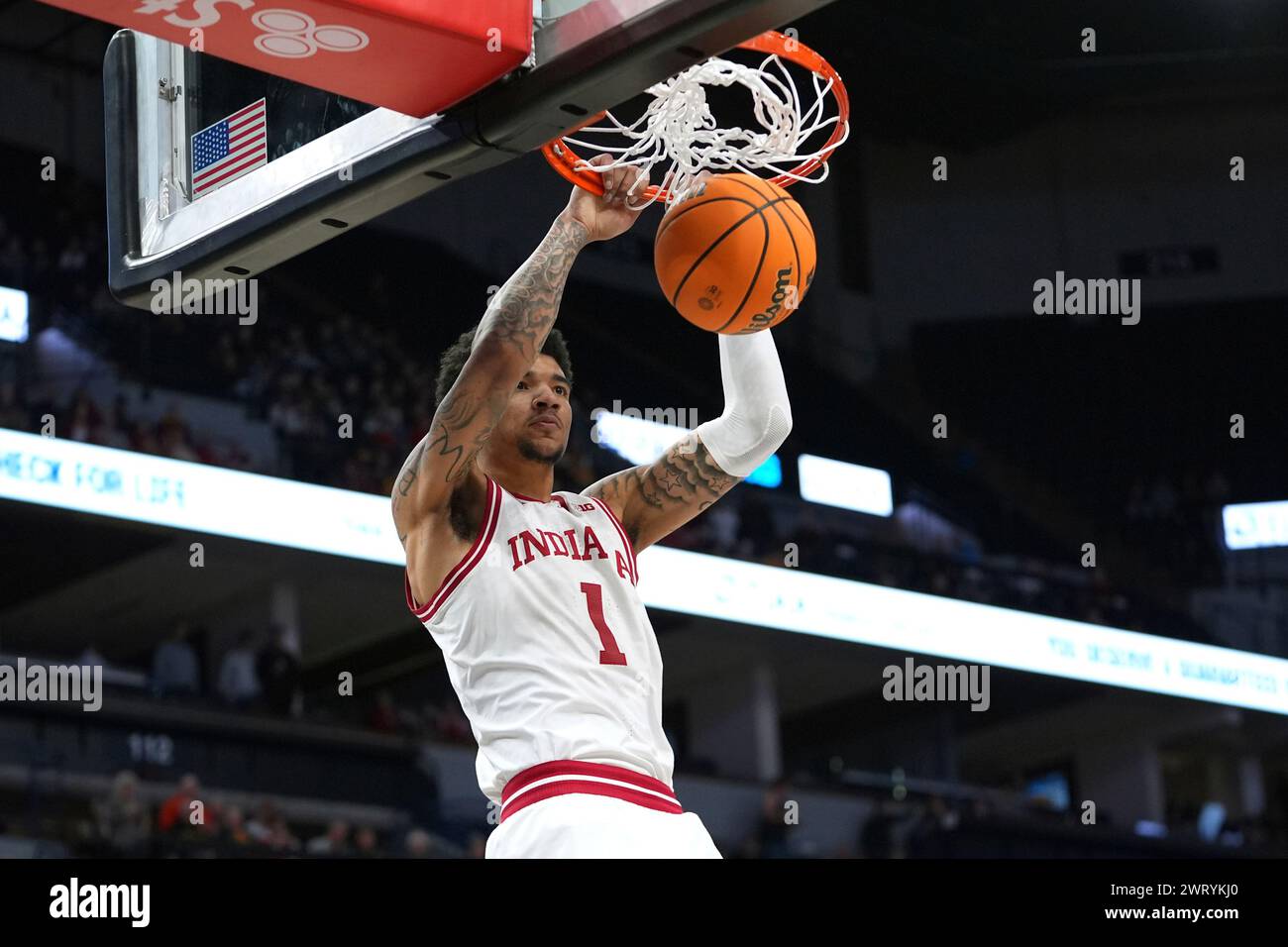 Indiana center Kel'el Ware (1) dunks during the first half of an NCAA ...