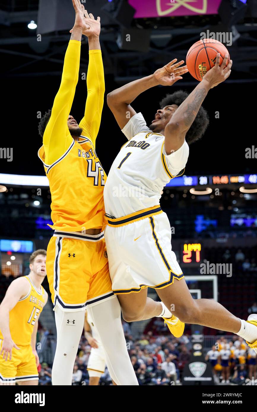 CLEVELAND, OH - MARCH 14: Kent State Golden Flashes center Cli'Ron ...