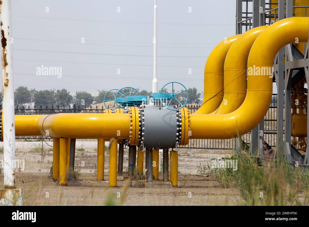 Gas tight connection hi-res stock photography and images - Alamy