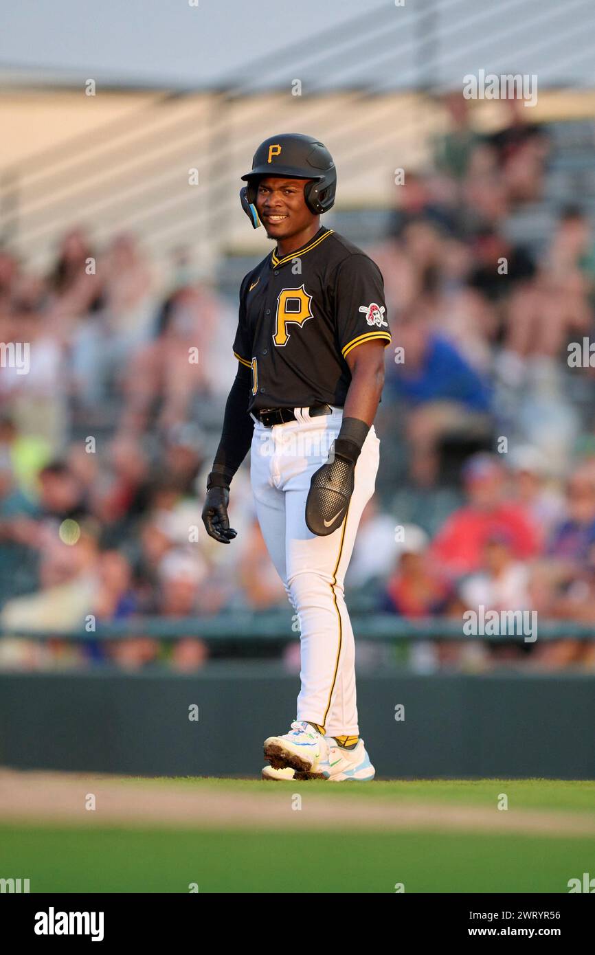 Pittsburgh Pirates Termarr Johnson (81) leads off first base during an ...