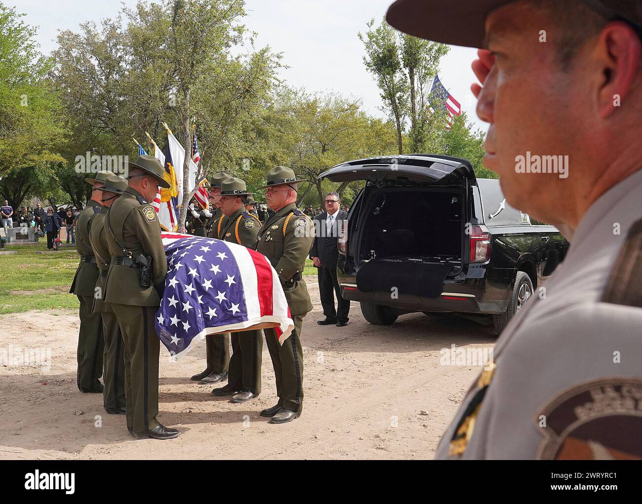 The coffin containing the body of U.S. Border Patrol agent Chris Luna ...