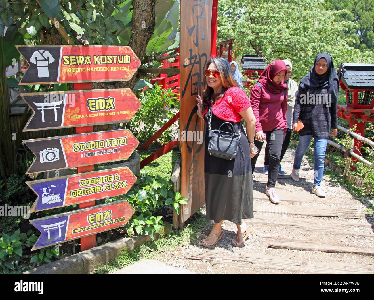 Floating Market in Lembang, north of Bandung City in West Java ...