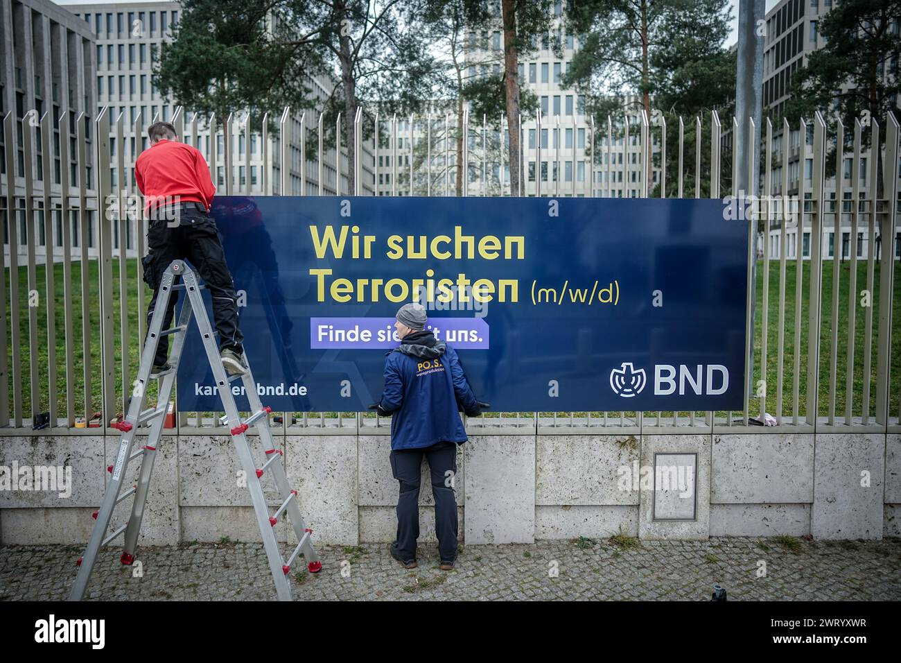 Workers foreign f hi-res stock photography and images - Alamy