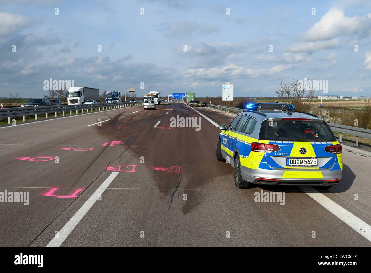Voller lkw hi-res stock photography and images - Alamy