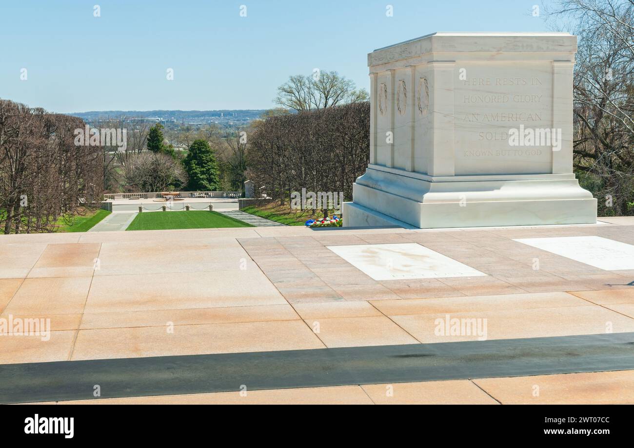 The Tomb of the Unknown Soldier in Arlington National Cemetery in ...