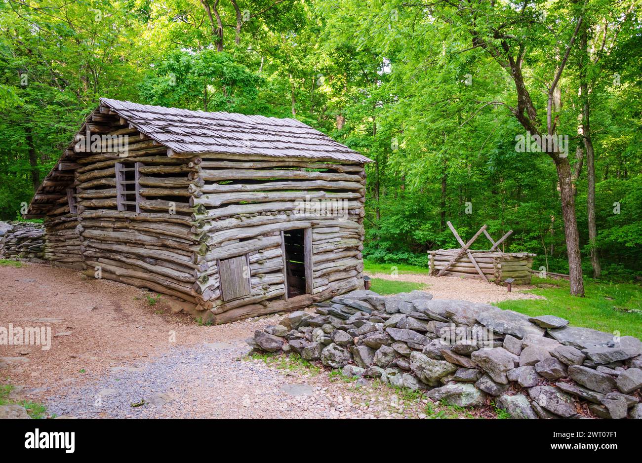 The Puckett Cabin at Blue Ridge Parkway, National Parkway and All ...