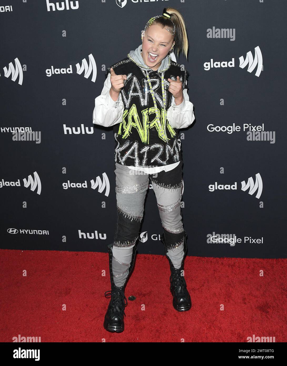 Los Angeles, USA. 14th Mar, 2024. JoJo Siwa arrives at the 35th Annual ...