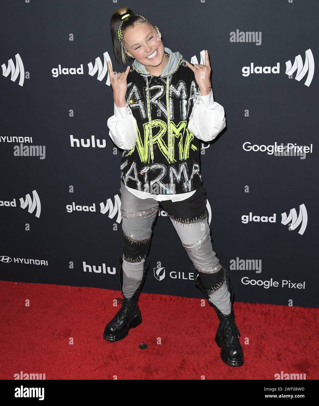 Los Angeles, USA. 14th Mar, 2024. JoJo Siwa arrives at the 35th Annual ...
