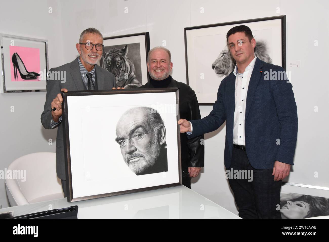 Dan Pyle-Zeichenkuenstler mit seinen Bildern Thomas Fetzer Diplom ...