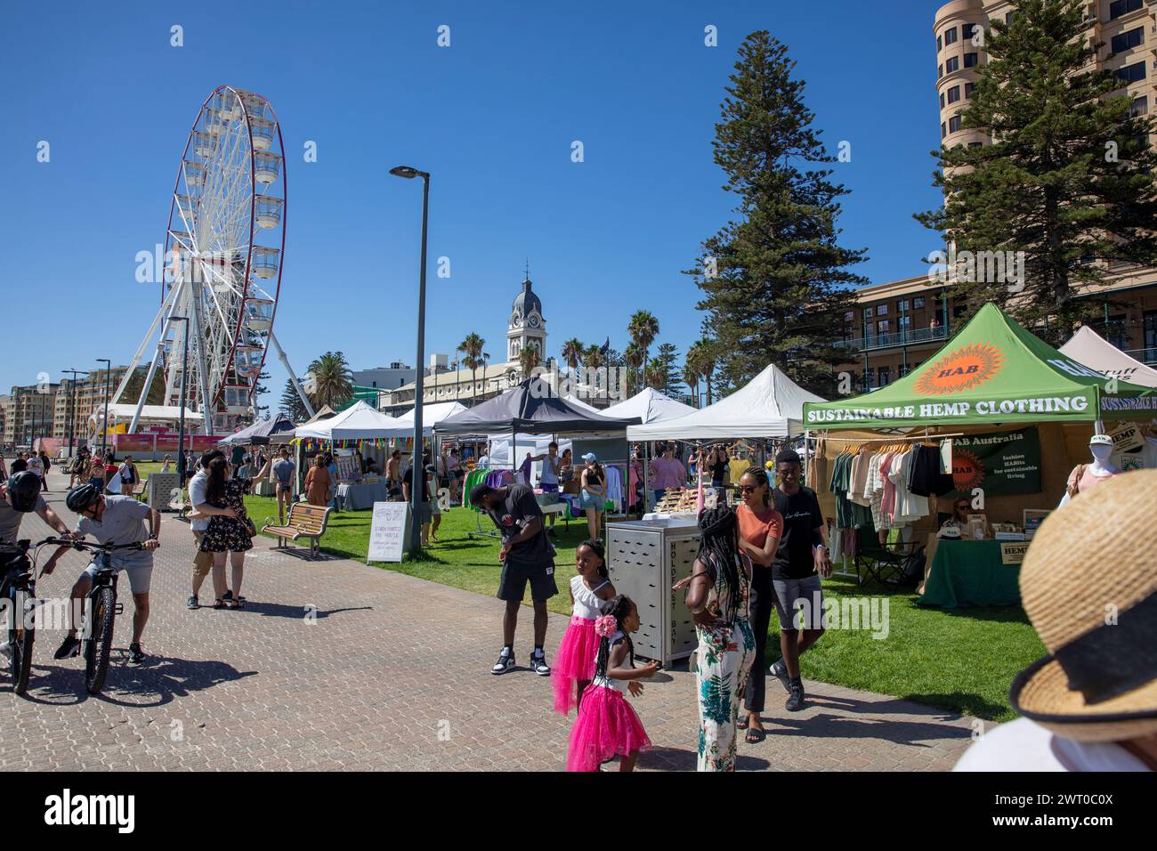 Glenelg beach Adelaide, giant ferris wheel and amusement park in ...