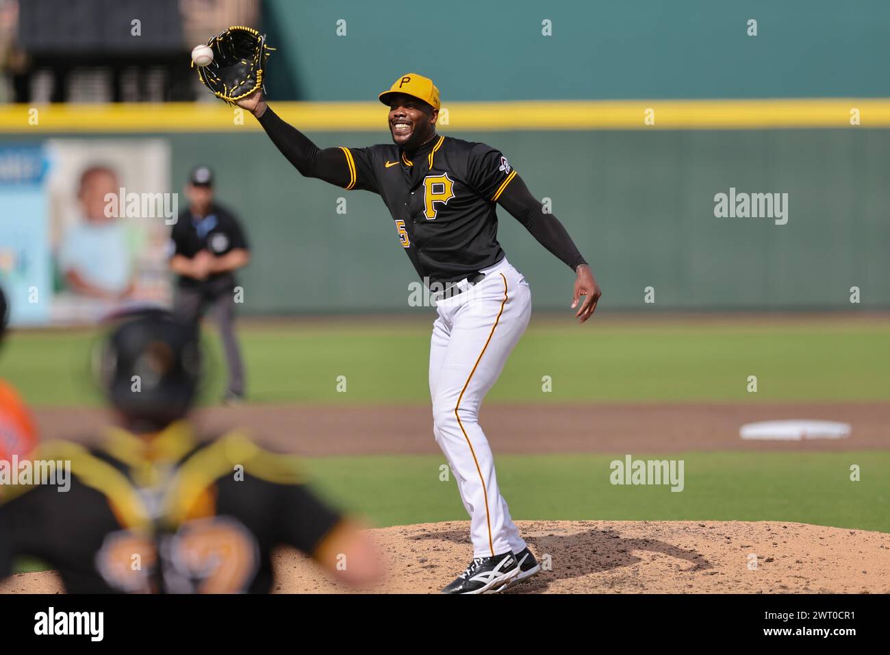 Bradenton, FL: Pittsburgh Pirates relief pitcher Aroldis Chapman (45 ...
