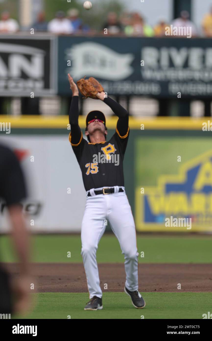Bradenton, FL: Pittsburgh Pirates shortstop Alika Williams (75) catches ...