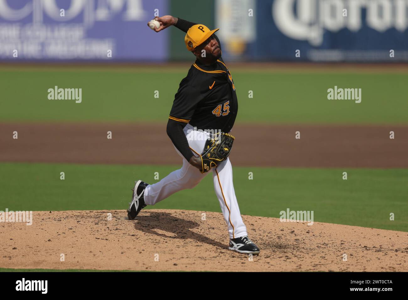 Bradenton, FL: Pittsburgh Pirates relief pitcher Aroldis Chapman (45 ...