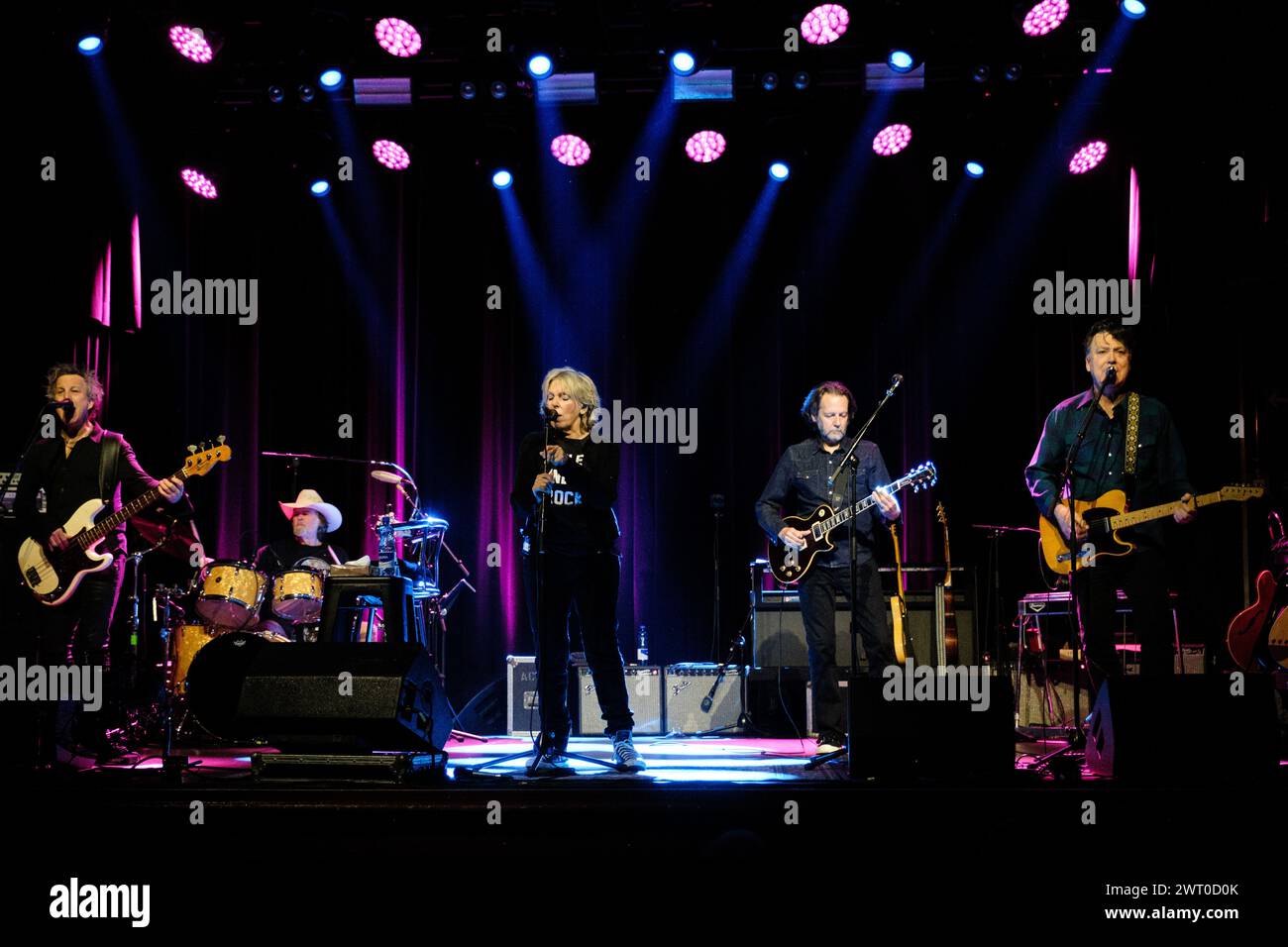 Lucinda gayl williams hi-res stock photography and images - Alamy