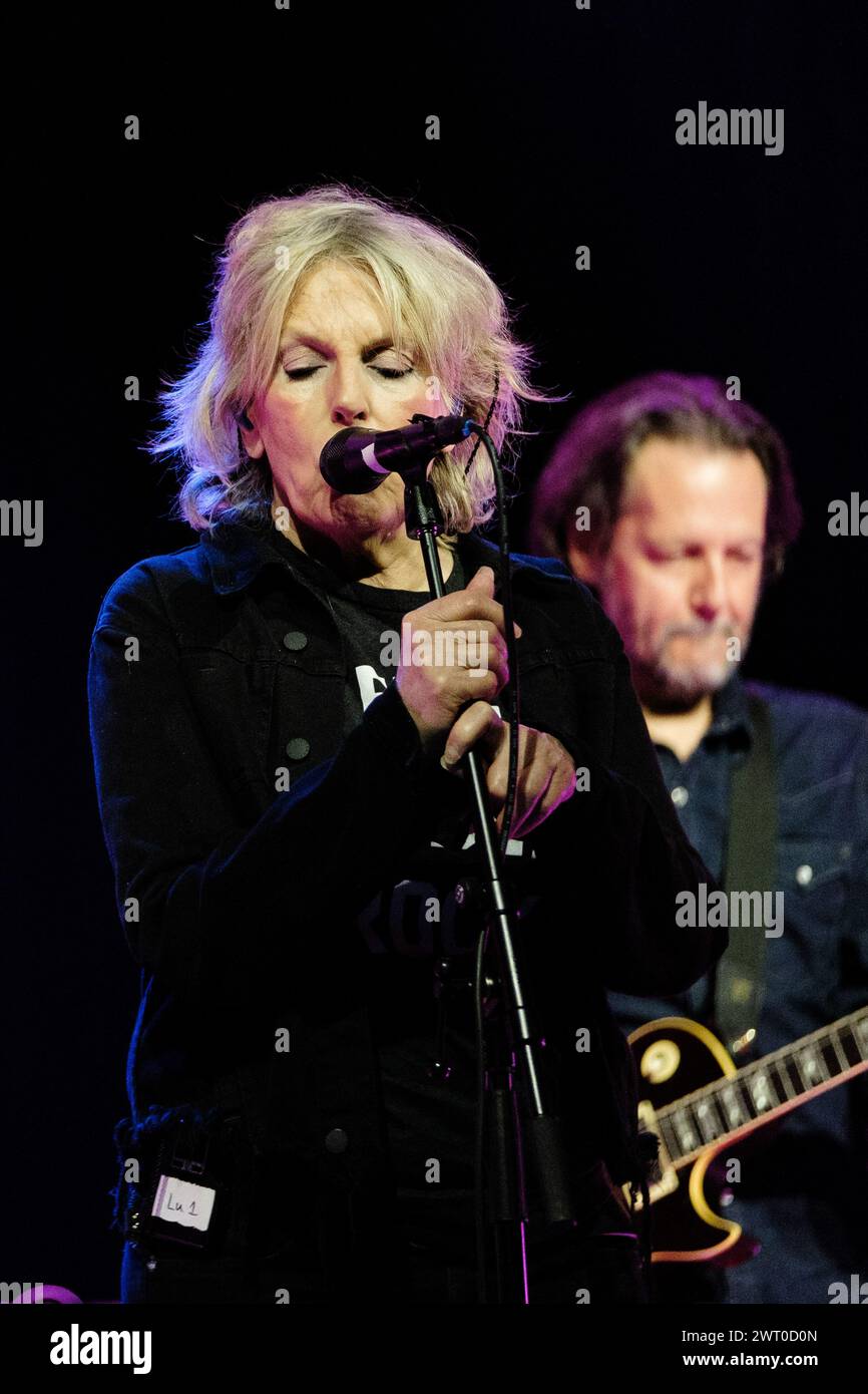 Lucinda williams photo hi-res stock photography and images - Alamy