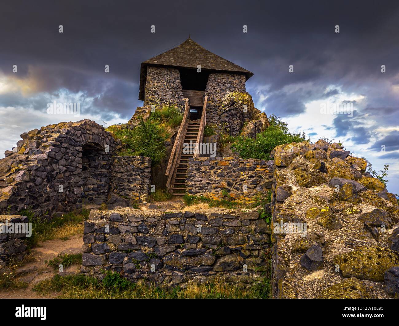 Salgo castle hi-res stock photography and images - Alamy
