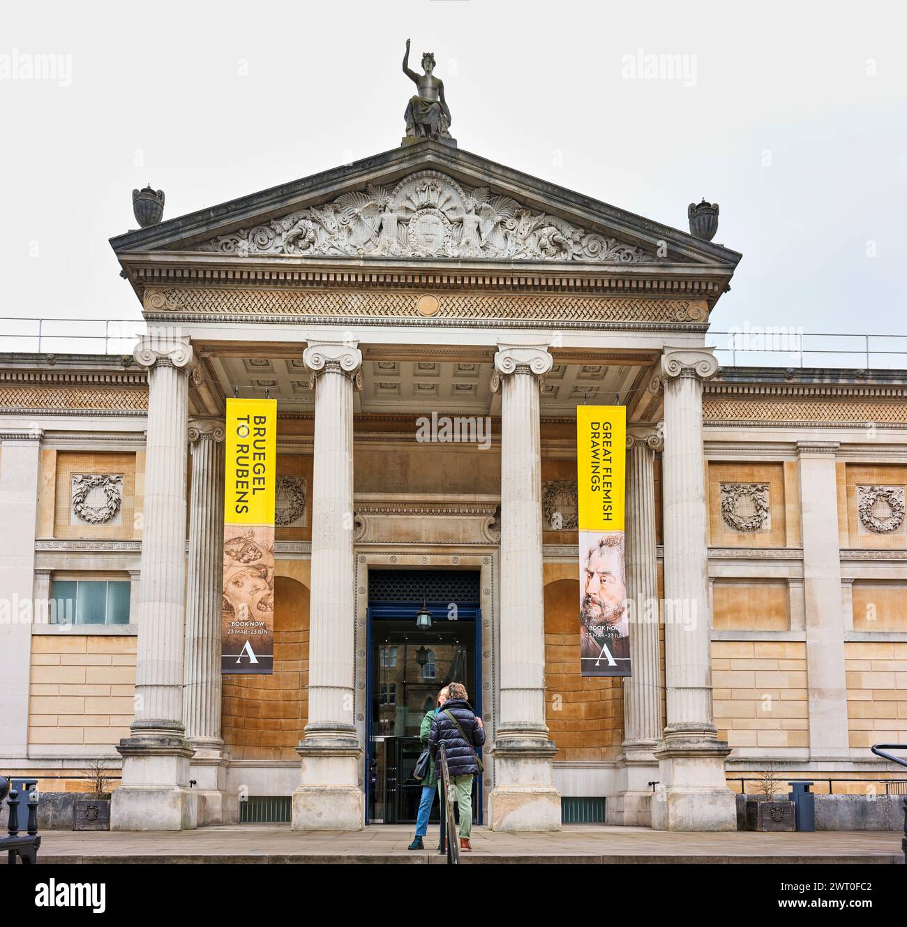Front facade of the Ashmolean Museum, University of Oxford, England ...