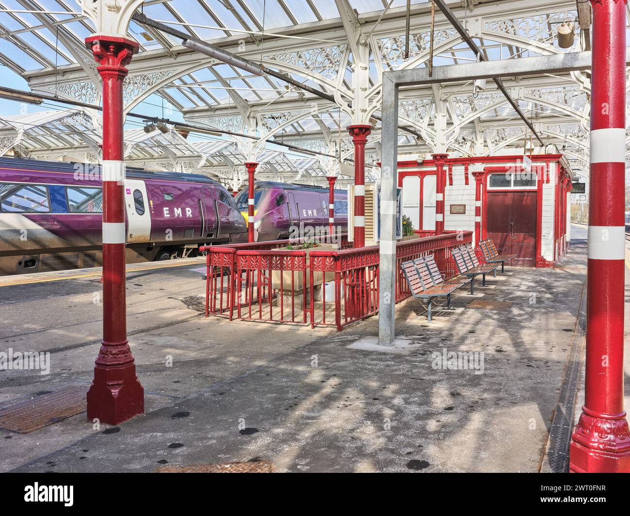 Kettering station hi-res stock photography and images - Alamy