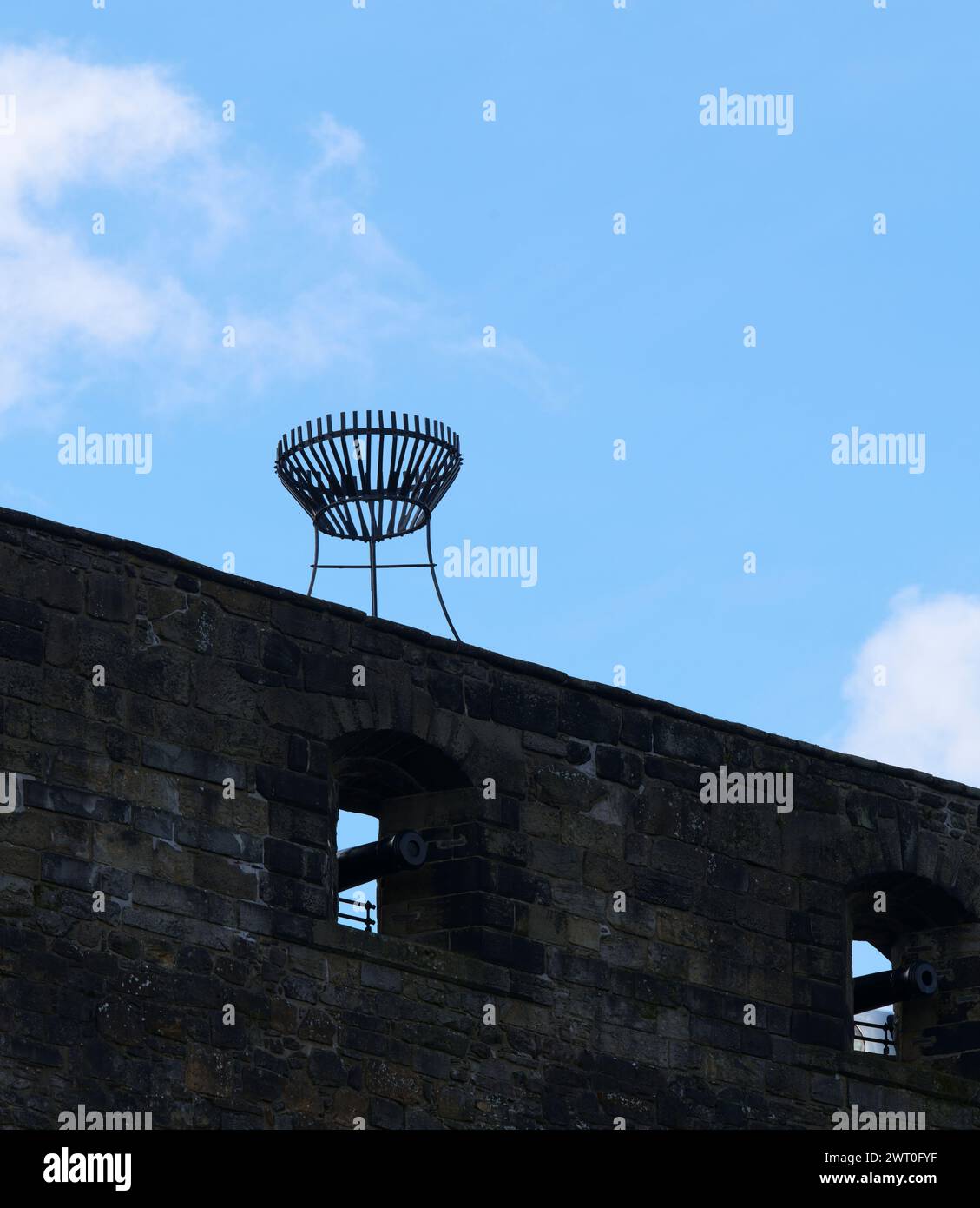 Edinburgh castle prison scotland hi-res stock photography and images ...