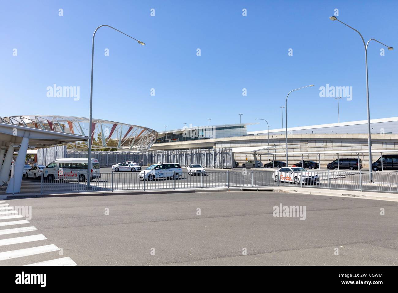 Airport taxi hi-res stock photography and images - Alamy