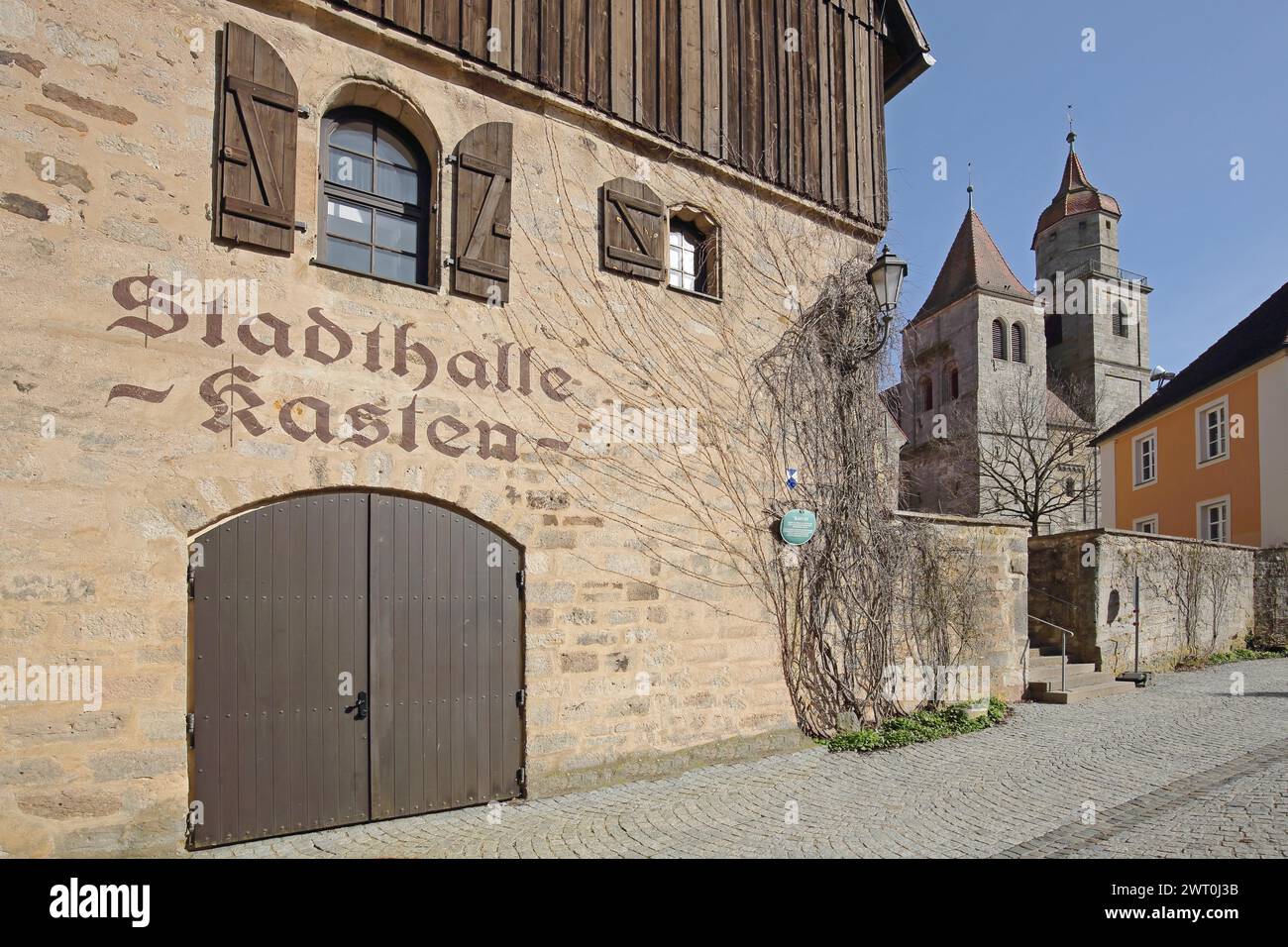 Historical box, town hall with wooden gate and collegiate church ...
