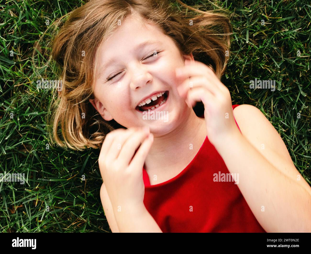 Brunette girl hi-res stock photography and images - Alamy