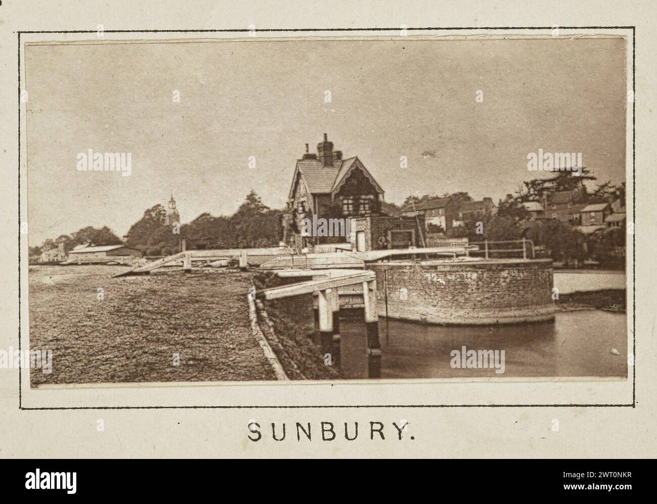 Walton on thames map hi-res stock photography and images - Alamy