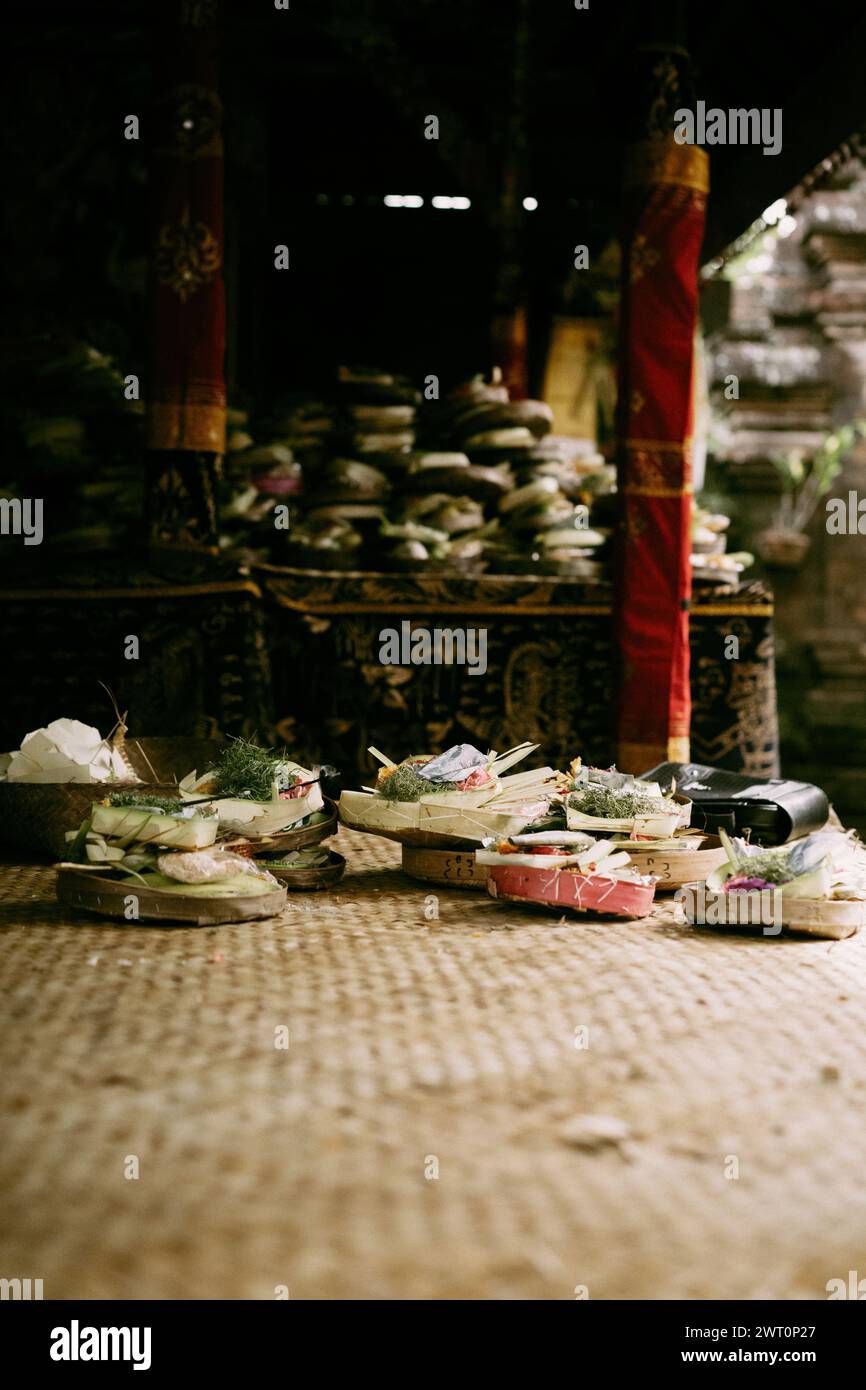 Balinese traditional ceremony, offerings to spirits Stock Photo - Alamy