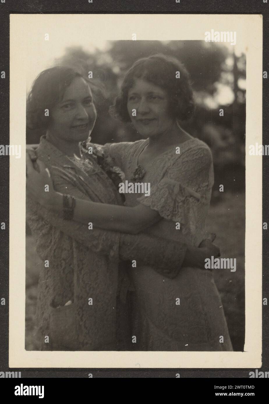 Fleckenstein Sisters. Louis Fleckenstein, photographer (American, 1866 ...